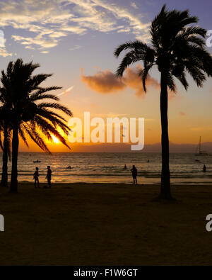 Sunset over the Bay of Palma as seen from El Arenal Beach, Mallorca ...