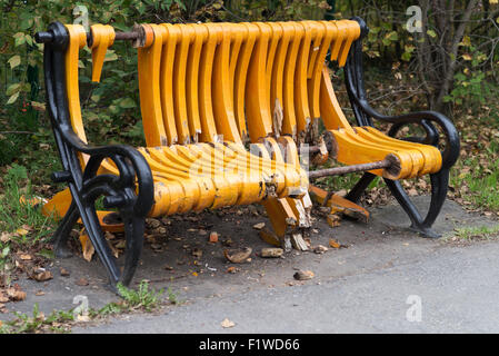 broken green bench in the park Stock Photo - Alamy