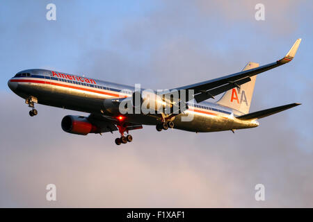 American Airlines Boeing 767-300 (old livery) with registration N360AA ...