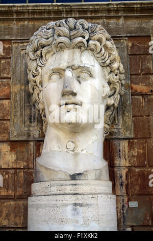 Belvedere Palace. Court of the Pigne (Cortile della Pigna) . Fountain ...