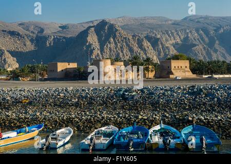 Oman, Khasab, Musandam, fort from 17th century, and museum Stock Photo ...
