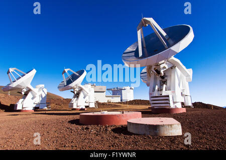 The Submillimeter Array (SMA) at The Mauna Kea Observatory on Mauna Kea ...