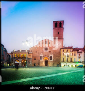 Duomo, Piazza Della Vittoria, Lodi, Lombardy, Italy, Europe Stock Photo ...