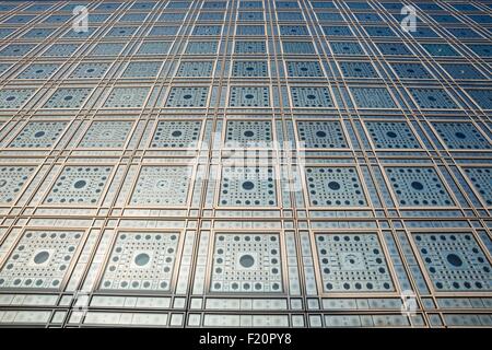 Institut du Monde Arabe, South facade, Paris, 1987. Photosensitive ...