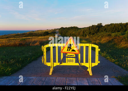 Work in progress, triangle sign with boundary, caution symbol, trench ...