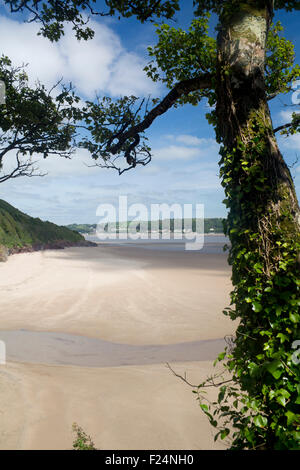 Ferryside Beach, Carmarthenshire, Wales, UK. 22nd September, 2016. UK ...
