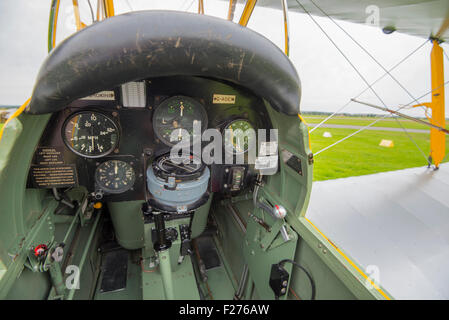 Cambridge Flying Groups de Havilland DH82a Tiger Moth Stock Photo - Alamy