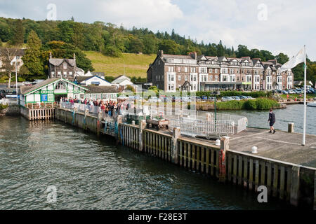 Passengers on Ambleside Pier at Waterhead on Lake Windermere, waiting ...