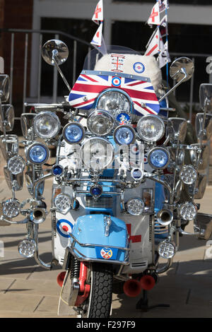 Mod scooter with lights and mirrors 60's icon British Brit The Who ...