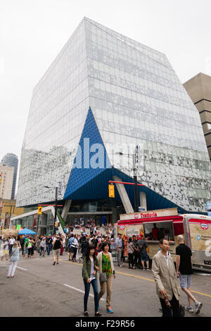 The Ryerson University Student Learning Centre on Yonge Street in ...