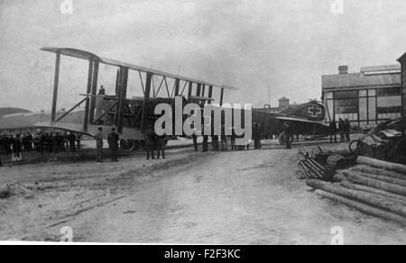 The AEG C V, an early German reconnaissance aircraft from World War I ...
