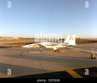 McDonnell F-15A 71-0287 NASA 835 HIDEC test [NASA via RJF] Stock Photo ...