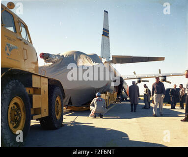 Atlas 43D Details Air Transport 43D; Unloading C-133 at Stock Photo - Alamy