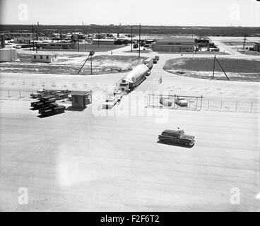 Atlas 9C Details 9C Convoy; Entering Main Gate at AMR Stock Photo - Alamy