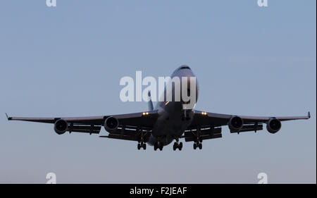 The First Boeing 747 to land at Heathrow Airport Jan 1970 Airport and ...