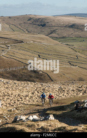 Malham Cove Killer Loop. Malham, Yorkshire 9.2.06 Stock Photo - Alamy