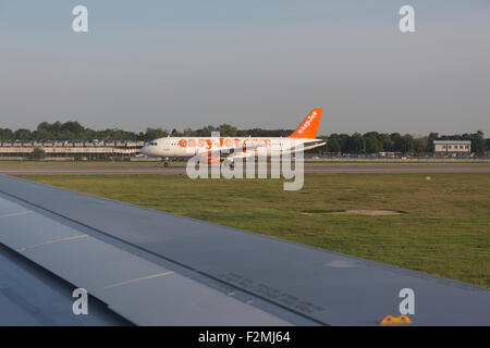 Easyjet plane preparing for take off at London Gatwick airport, Surrey ...