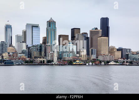 Seattle skyline on overcast day Stock Photo - Alamy