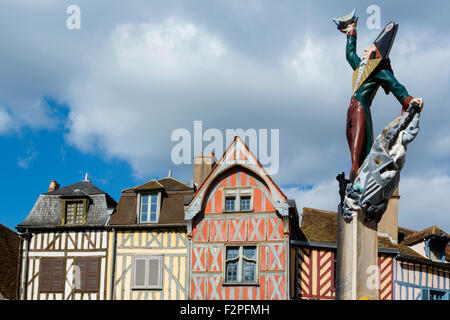 Auxerre, Yonne, France. Statue of Cadet Roussel in the town centre Rue ...