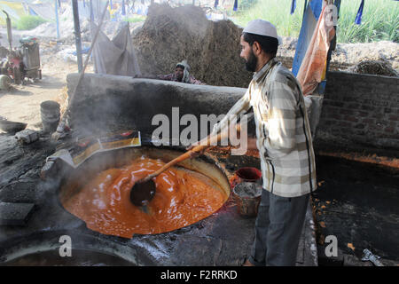 Jaggery Making, Loni Kalbhor, Pune, Maharashtra, India Stock Photo - Alamy