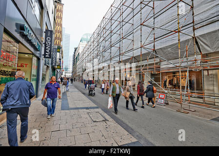 Crowded Rue Neuve - Nieuwstraat shopping street in Brussels, Belgium ...