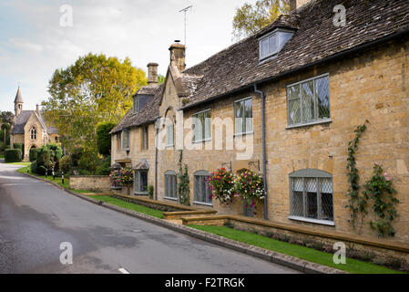 Cotswold cottages, Broad Campden, Gloucestershire, Cotswolds, England ...