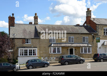 The White Horse pub, Silverstone Stock Photo - Alamy