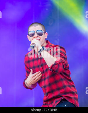 Singer Nick Jonas performs onstage at the 2015 iHeartRadio Music ...