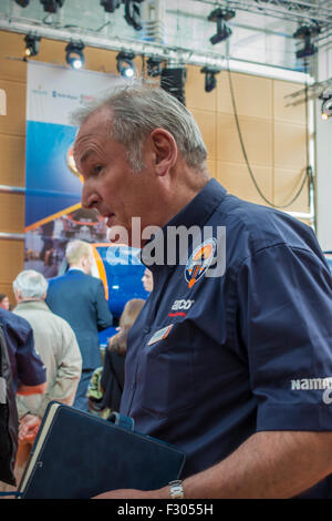 Richard Noble Bloodhound project SSC team teaching children about the ...