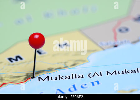 Mukalla pinned on a map of Yemen Stock Photo - Alamy