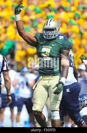 September 26, 2015: Baylor defensive end Shawn Oakman walks off the ...