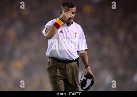 Sep 26, 2015; Arizona State Sun Devils head coach Todd Graham reacts ...