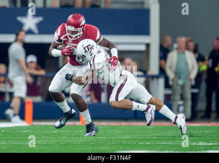 Arlington, Texas, USA. 26th September, 2015. Arkansas Razorback mascot ...