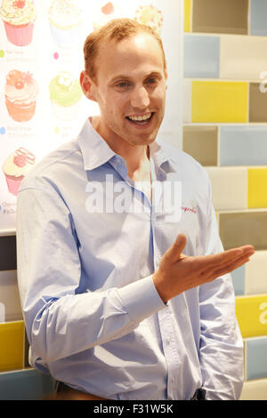 Asher Budwig, Sep 28, 2015 : LOLA'S Cupcakes pre-opening press event ...