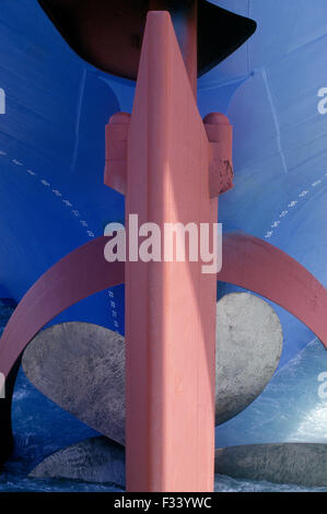 Rudder and propeller of oil tanker Stock Photo - Alamy
