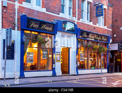 Wetherspoons pub - the Moon Under Water - in Boston, Lincolnshire ...