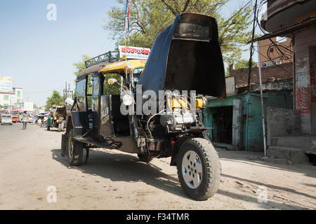 Three wheeled Tempo taxi bus in Punjab India Stock Photo - Alamy
