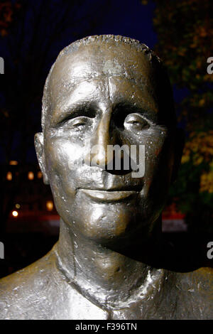 Bertolt Brecht Statue, Berliner Ensemble, Schiffbauerdamm, Mitte ...