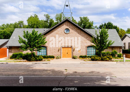 The front entrance of Lakeview Baptist Church in Guthrie, Oklahoma, USA ...