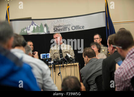 Roseburg, Oregon, USA. 2nd Oct, 2015. ATF Special Agent CELINEZ MUNOZ ...