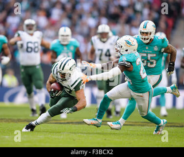New York Jets wide receiver Garrett Wilson (17) runs against the ...