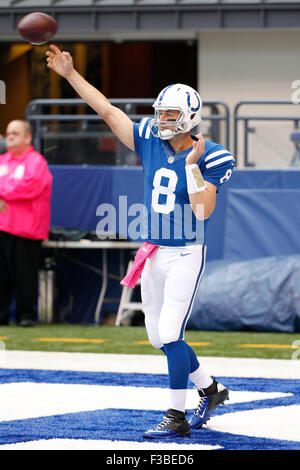 Indianapolis Colts quarterback Matt Hasselbeck (8), right, and ...