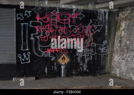 Banksy Team Robbo graffiti war of 2009 to 2010, Regent's Canal at ...