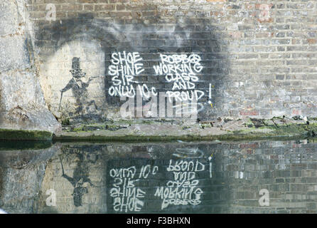 Banksy Team Robbo graffiti war of 2009 to 2010, Regent's Canal at ...