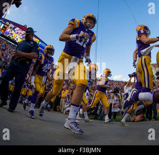 LSU Tigers tight end Mac Markway (84) catches a pass during warm-ups ...