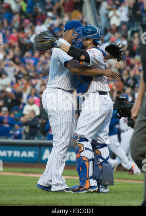 The Washington Nationals celebrate as New York Mets relief pitcher Ryne ...