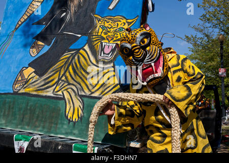 Danza de los Tecuanes (Mexican traditional folk dance) performer in ...