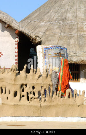 A local rabari painting at the Shaam-E-Sarahad, Banni, Kutch, Gujarat ...
