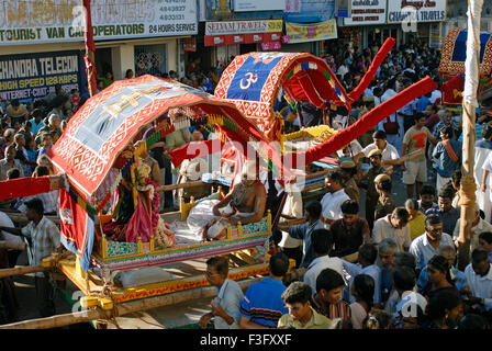 Nayanmars Arupathumoovar in palanquins and precede giant sculptured ...