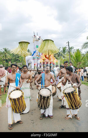 Procession of Kala kolam bull motif in Anthimahakalan vela at ...